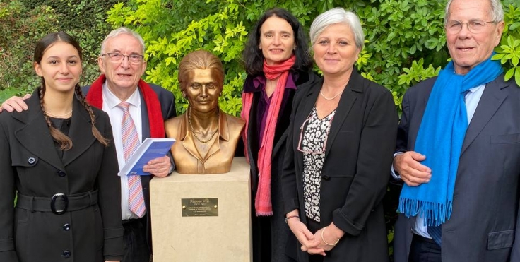 Inauguration du buste de Simone Veil dans les jardins de l'Assemblée ...